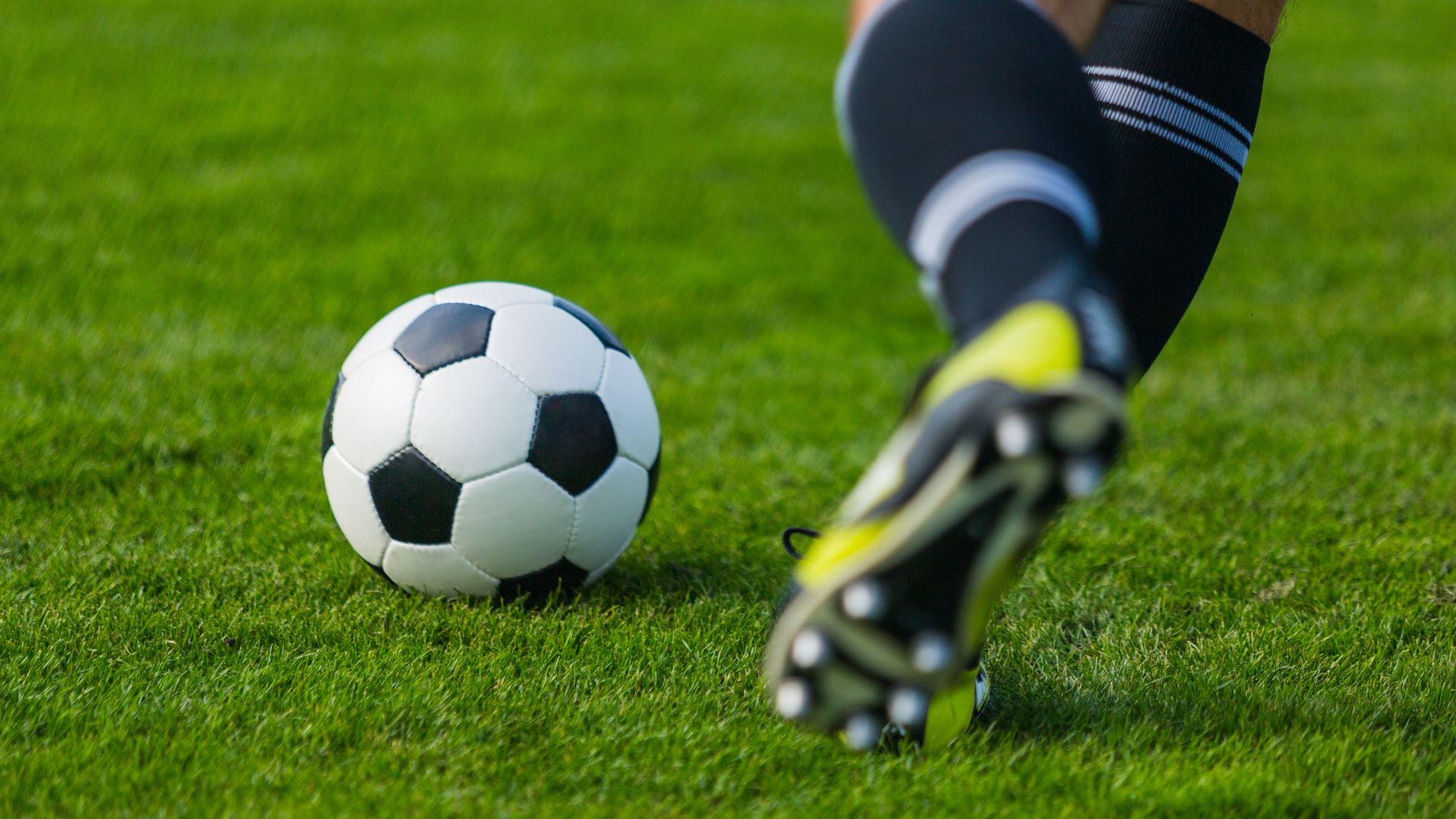 How Joint Stability Training Prevents Injuries in Young Football Players